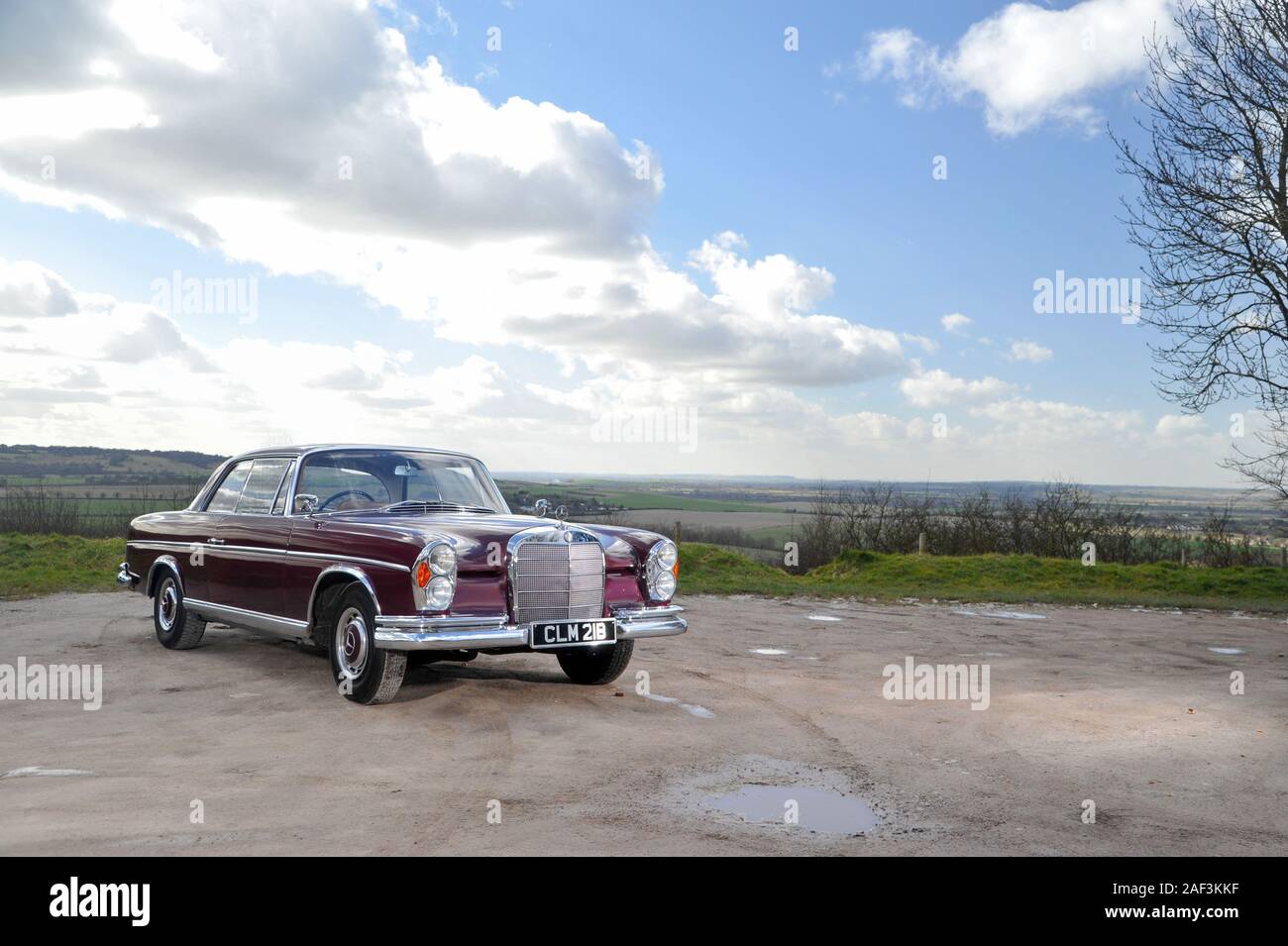 Pillarless door hi-res stock photography and images - Alamy