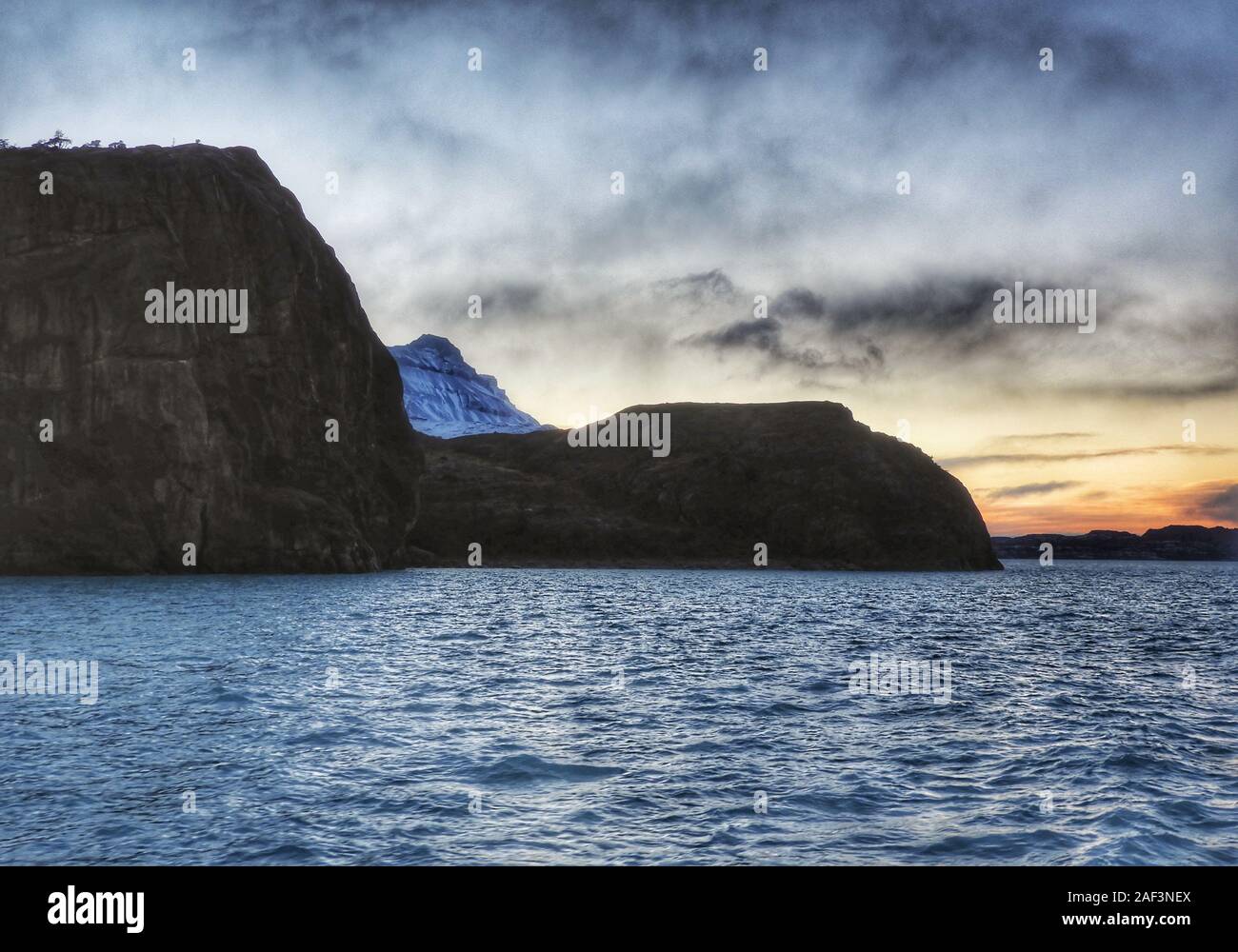 El Calafate Patagonia Argentina winter frozen lake Stock Photo - Alamy