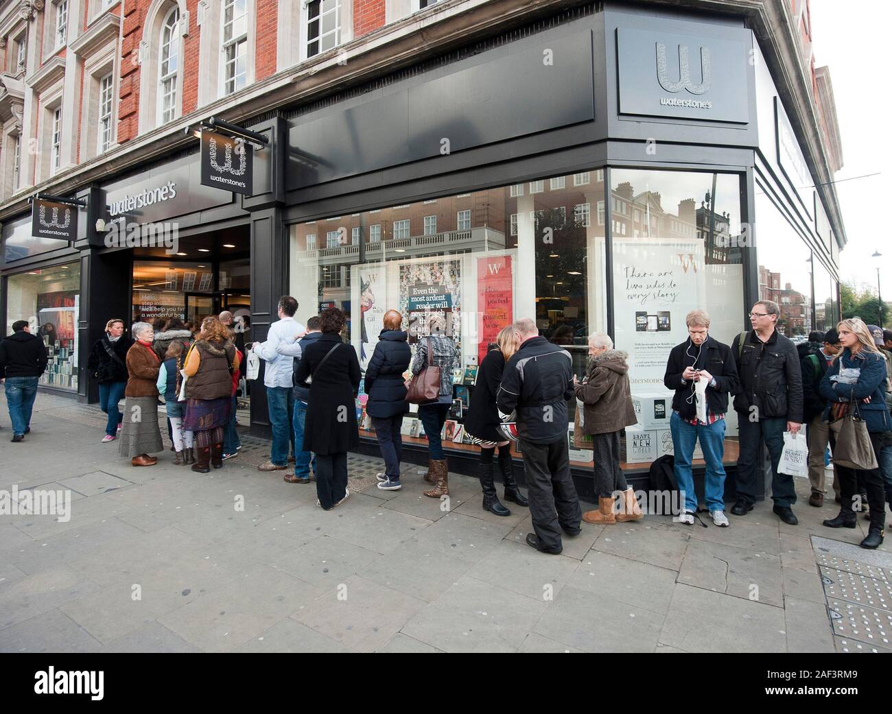 'Uggie' the Jack Russell star of the film The Artist' making a public ...