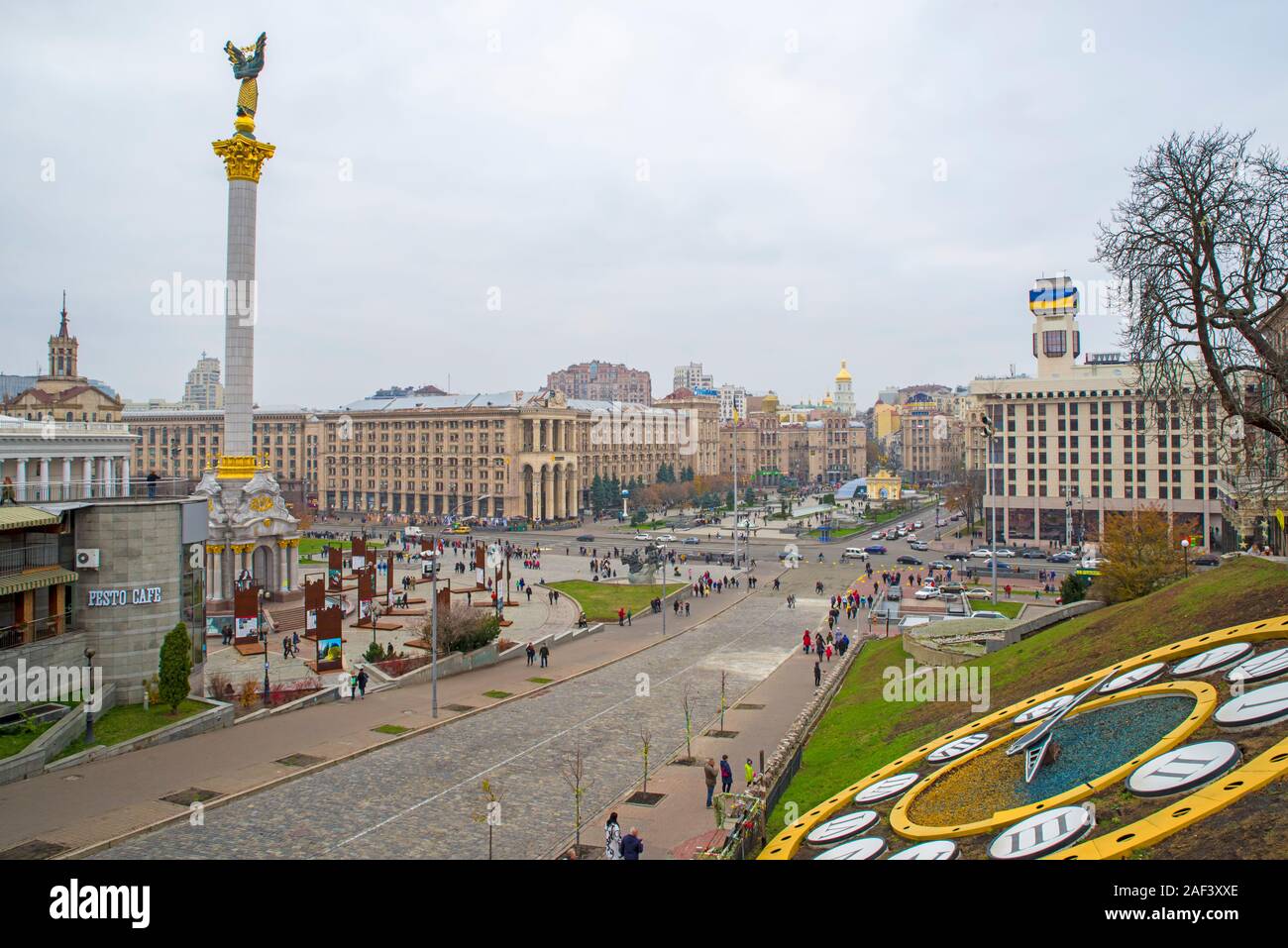 KIEV, UKRAINE - NOVEMBER 16, 2019: Independence square in Kiev, main ...