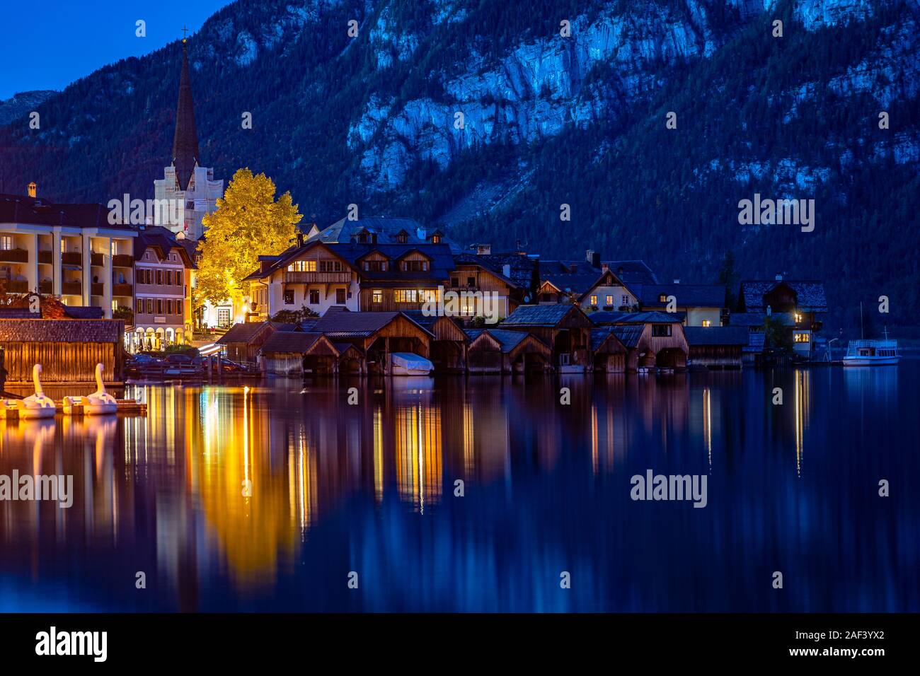 Hallstatt, Austria - Town lookout at night Stock Photo - Alamy