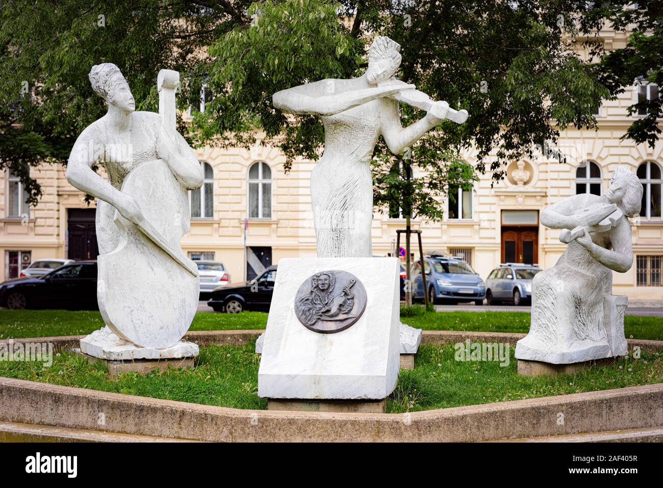 Antonio Vivaldi Monument Statue in Park Votivpark Vienna Stock Photo ...
