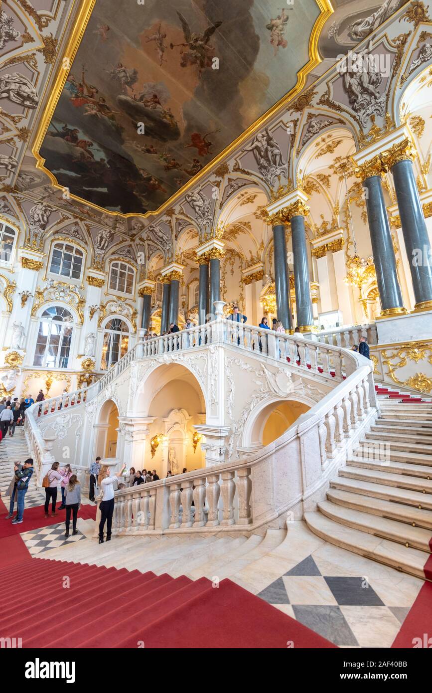 Inside interior of the Hermitage russian state museum. Amazing room ...