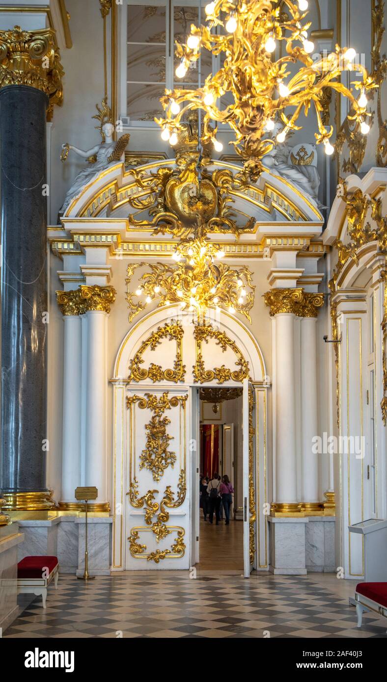 Inside interior of the Hermitage russian state museum. Amazing room ...