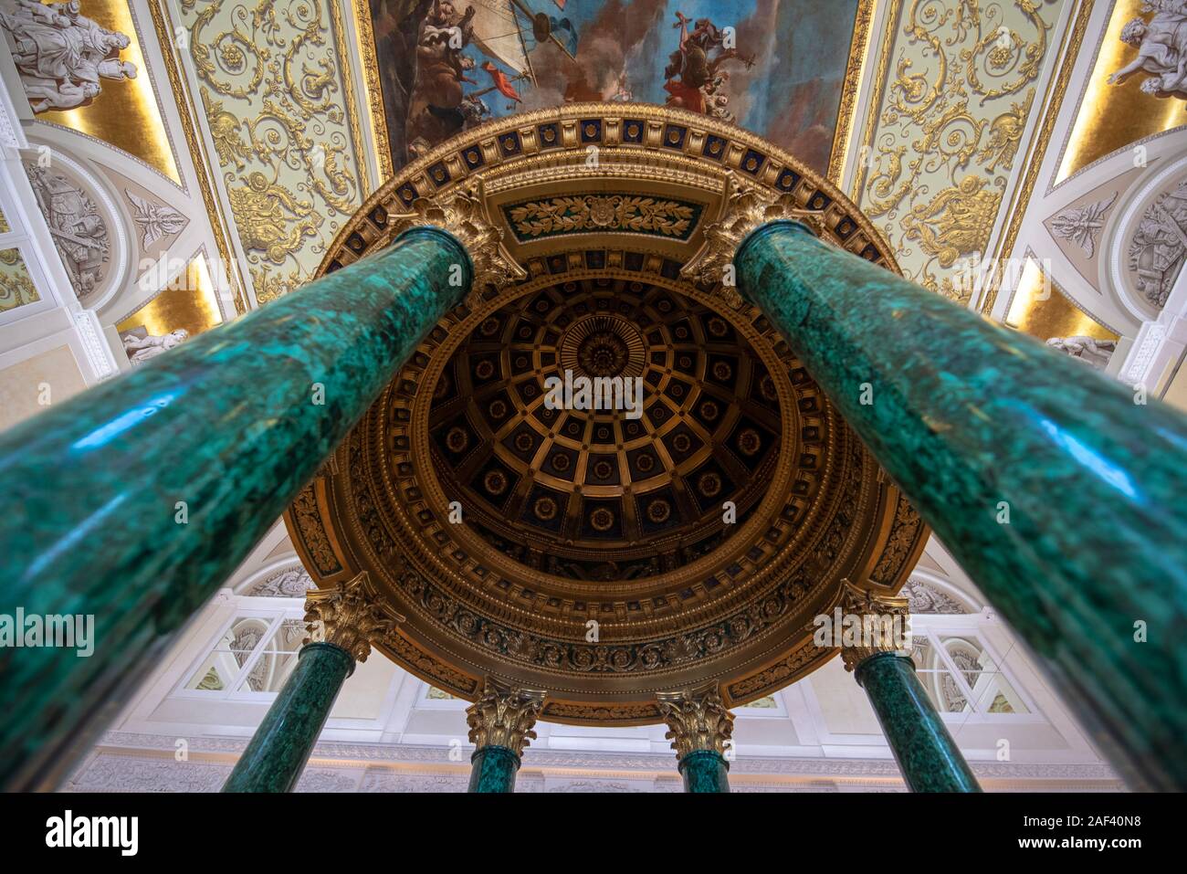 Inside interior of the Hermitage russian state museum. Amazing room ...