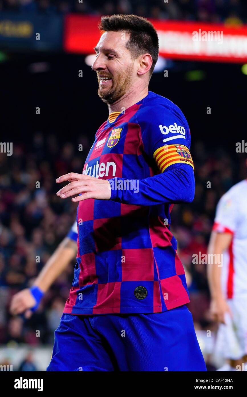 BARCELONA - DEC 7: Lionel Messi plays at the La Liga match between FC ...