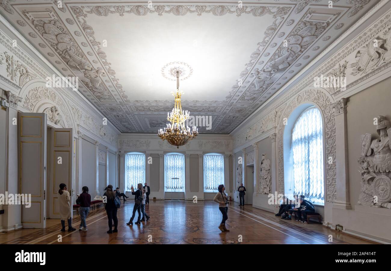 Inside interior of the Hermitage russian state museum. Amazing room ...