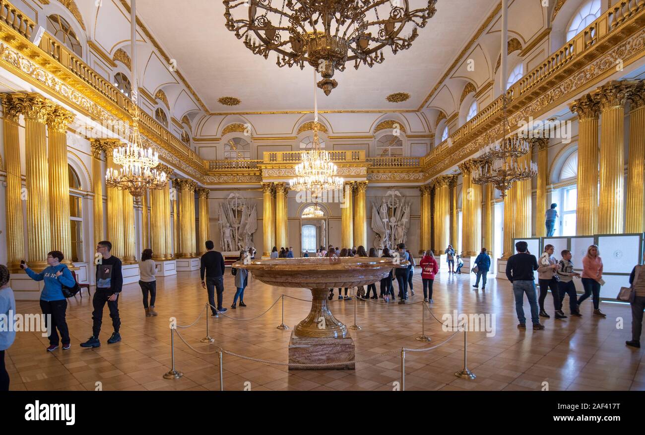Inside interior of the Hermitage russian state museum. Amazing room ...