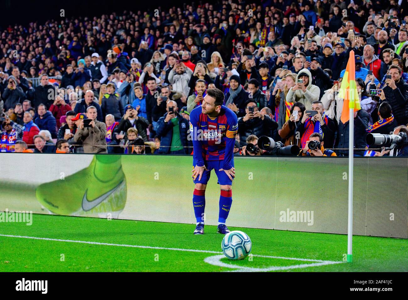 BARCELONA - DEC 7: Lionel Messi plays at the La Liga match between FC ...