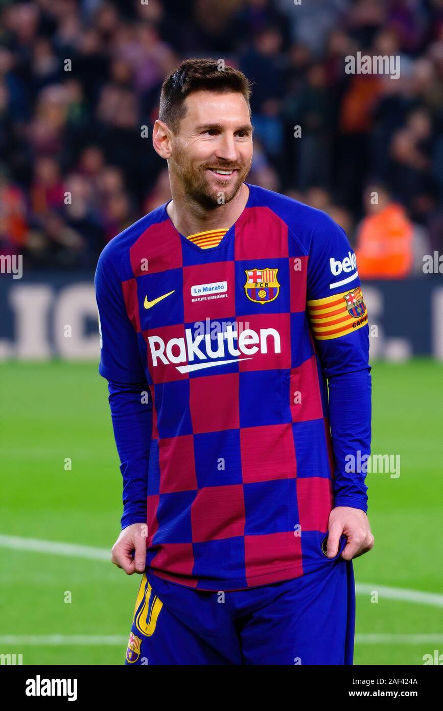 BARCELONA - DEC 7: Lionel Messi plays at the La Liga match between FC ...