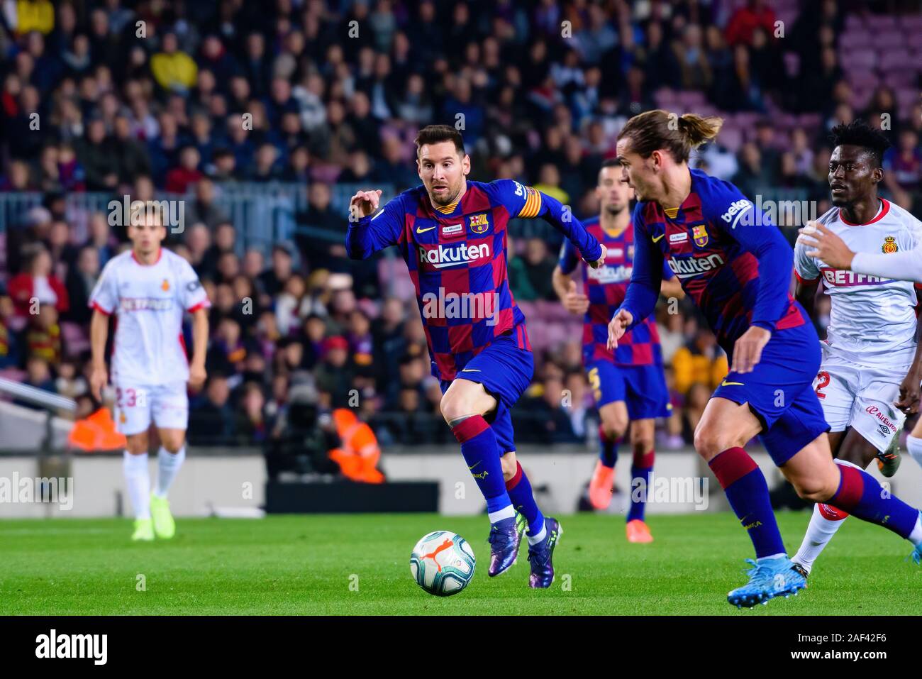 BARCELONA - DEC 7: Lionel Messi plays at the La Liga match between FC ...