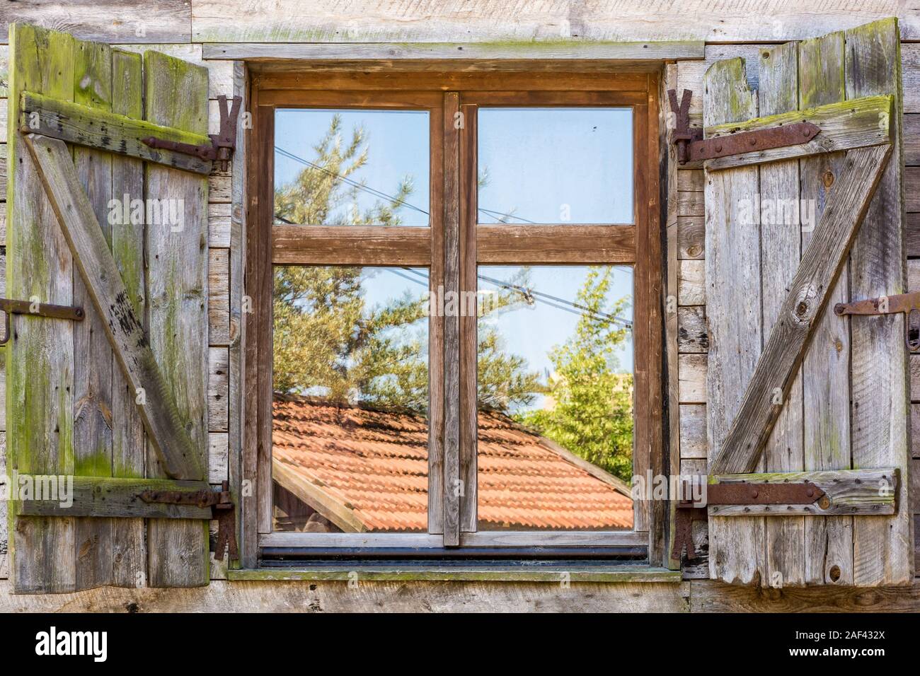 Old rustic window of a traditional farm Stock Photo - Alamy