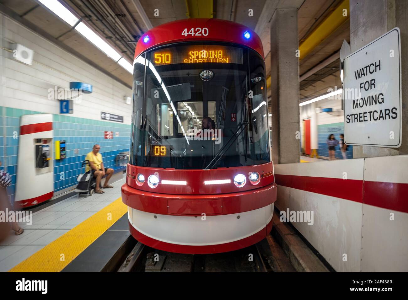Subway station platform in Toronto, TORONTO, CANADA Stock Photo - Alamy