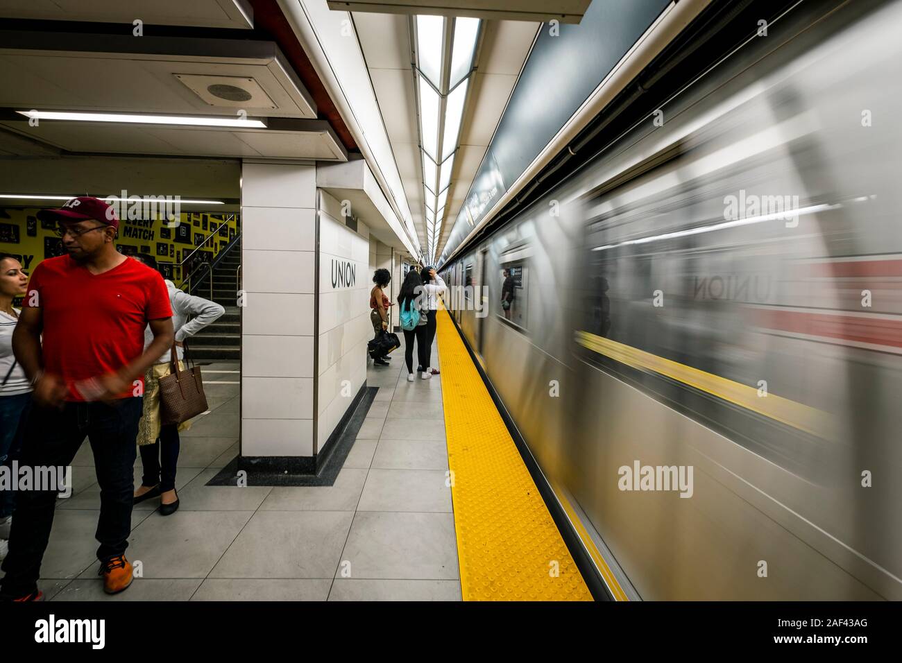 Toronto bus line hi-res stock photography and images - Alamy