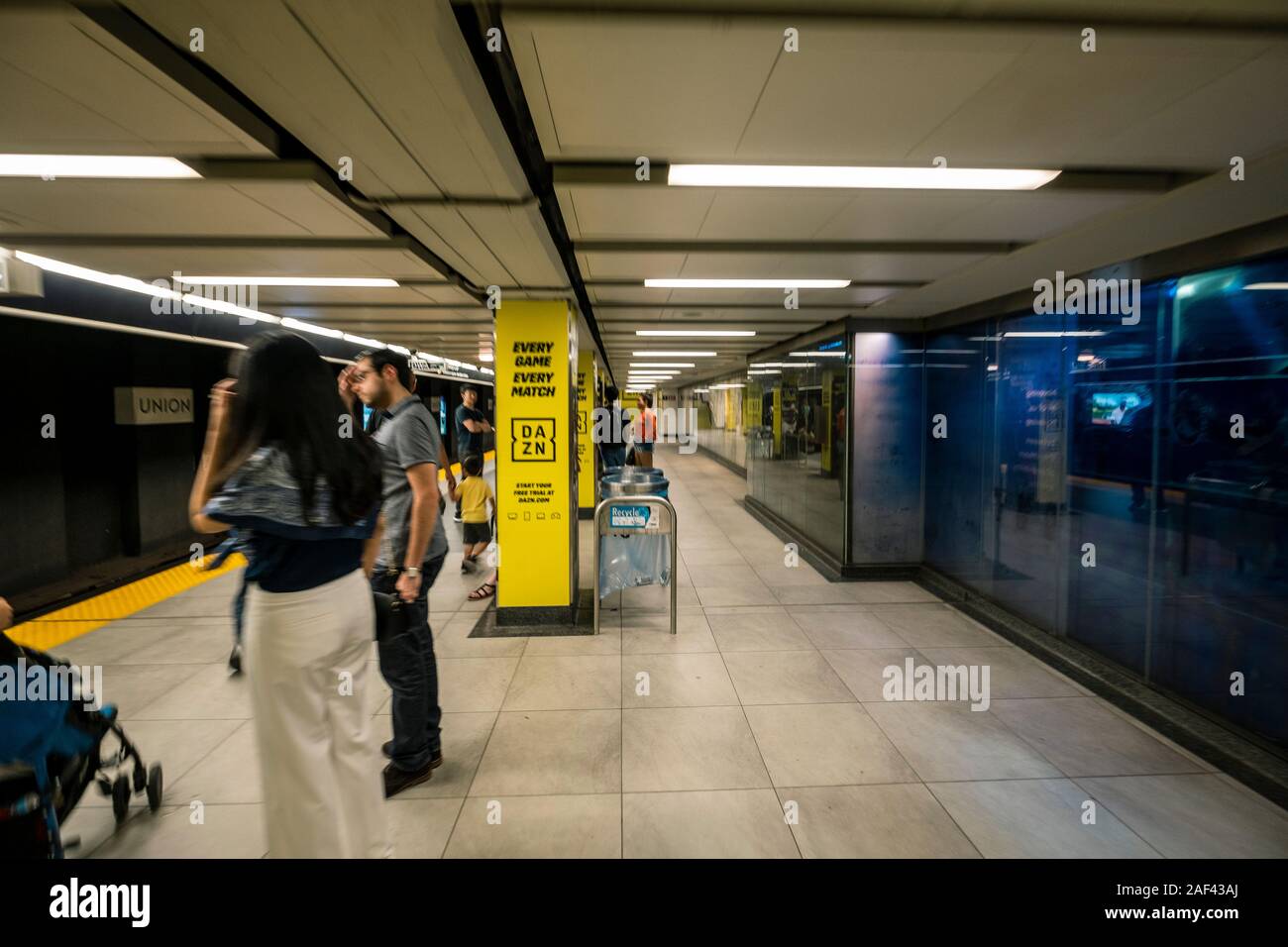 Toronto bus line hi-res stock photography and images - Alamy