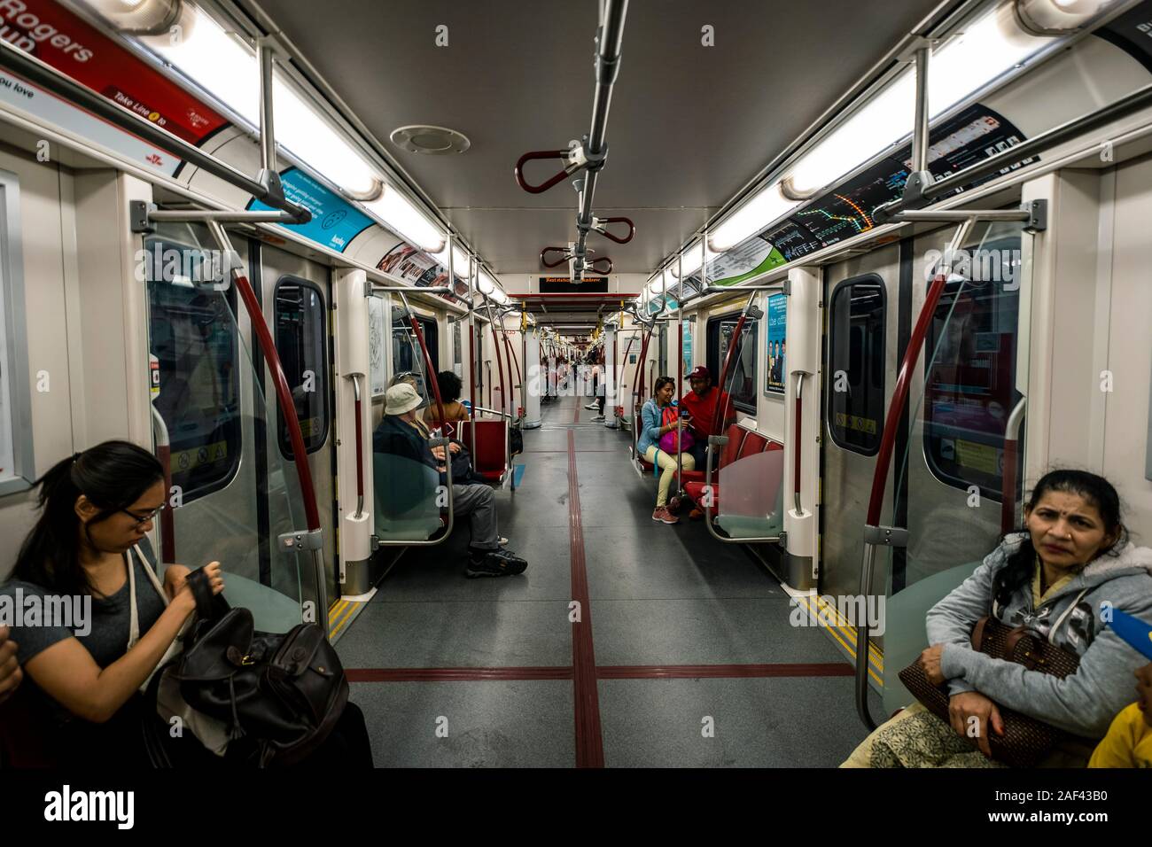 Subway station platform in Toronto, TORONTO, CANADA Stock Photo - Alamy