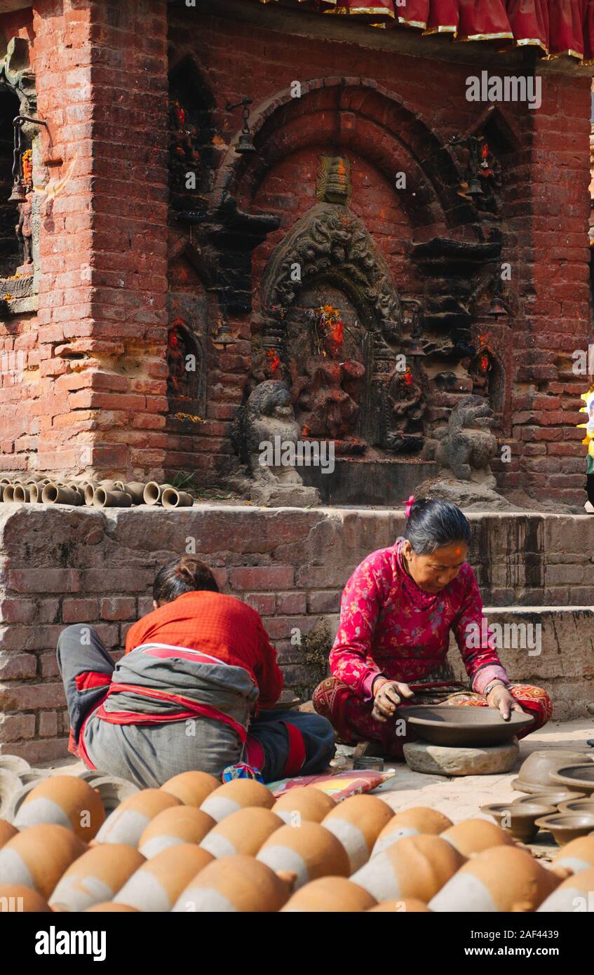 Travel pottery nepal hi-res stock photography and images - Alamy