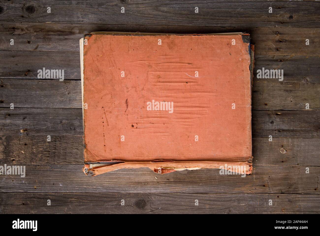 closed book wooden Stock Photo - Alamy
