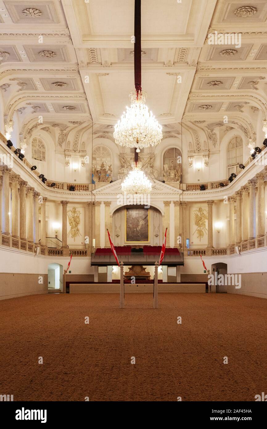 Vienna spanish riding school hi-res stock photography and images - Alamy