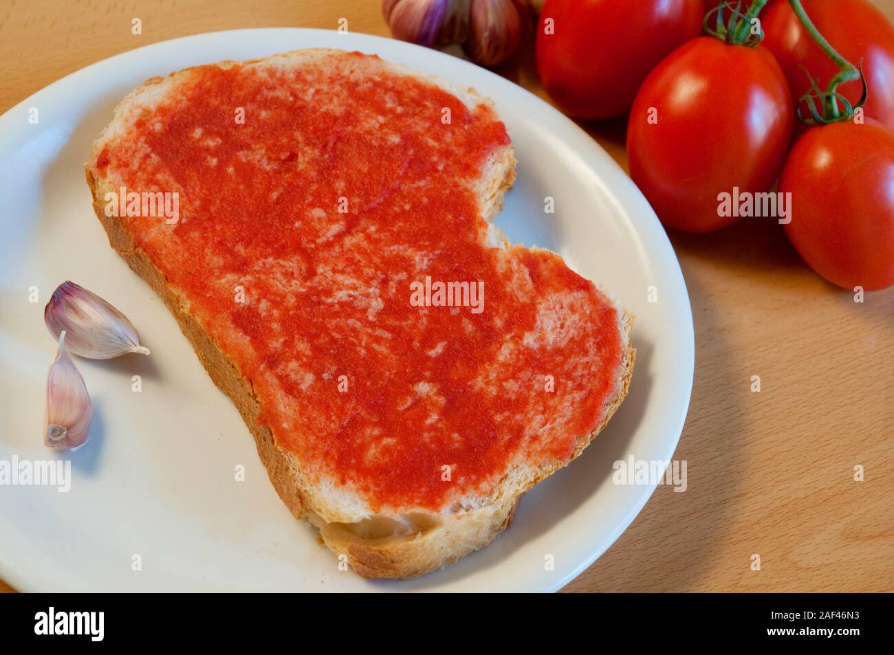 Typical Spanish Pan Tumaca. Catalonia, Spain Stock Photo - Alamy