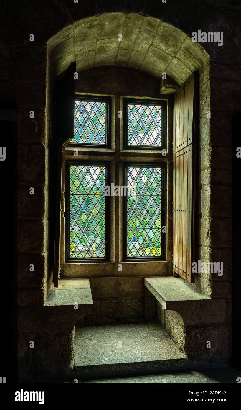 Thick stone walls hi-res stock photography and images - Alamy