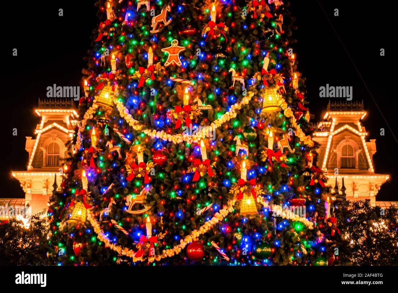Orlando, Florida. December 05, 2019 . Illuminated Cinderella Castle ...