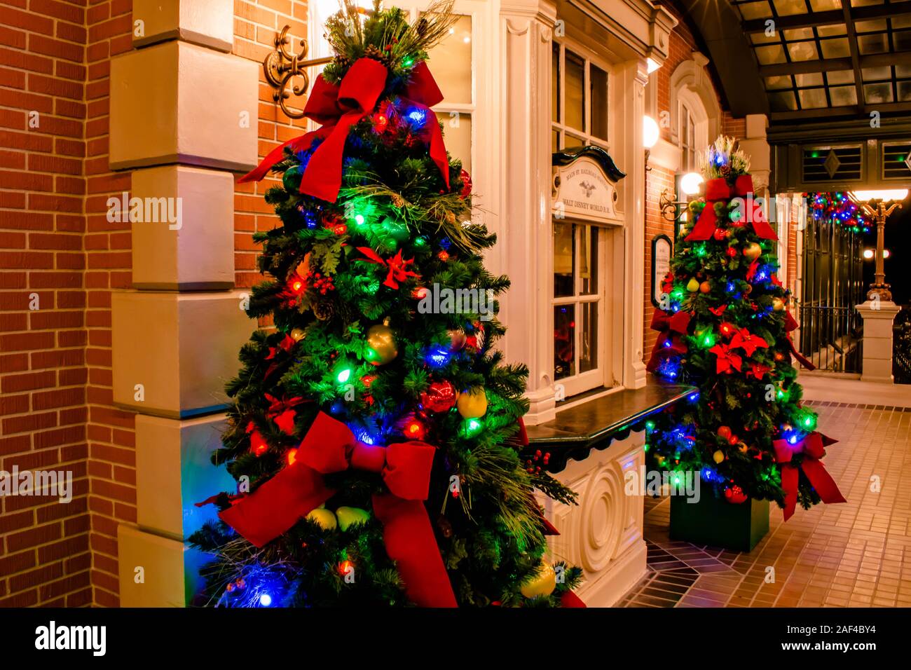 Orlando, Florida. December 05, 2019 . Illuminated Cinderella Castle ...