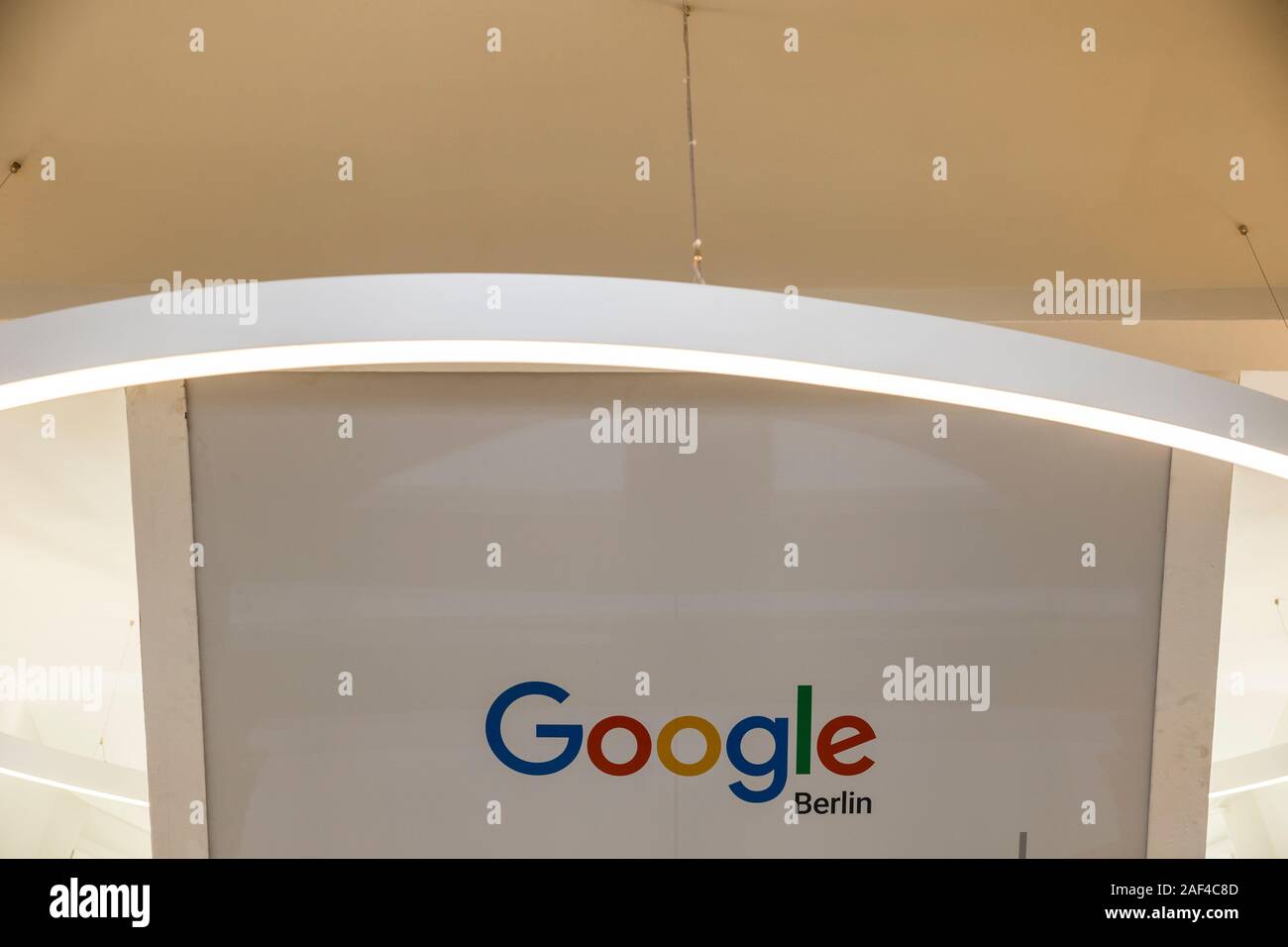 Google campus interior hi-res stock photography and images - Alamy