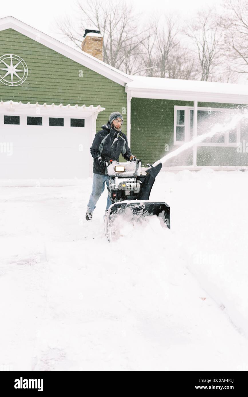 Man snowblower hi-res stock photography and images - Alamy