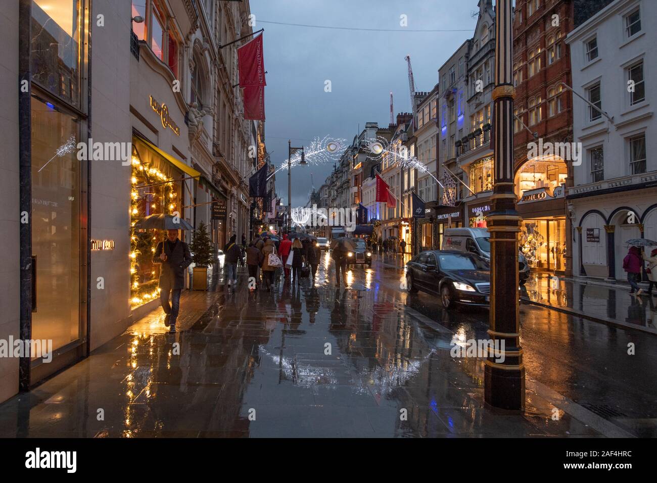 Mayfair, London, UK. 12th December 2019. Christmas decorated shops in ...