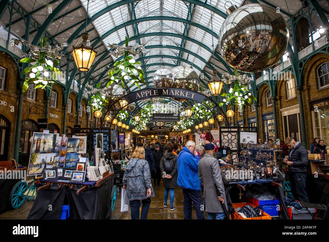 London souvenirs and gifts hi-res stock photography and images - Alamy