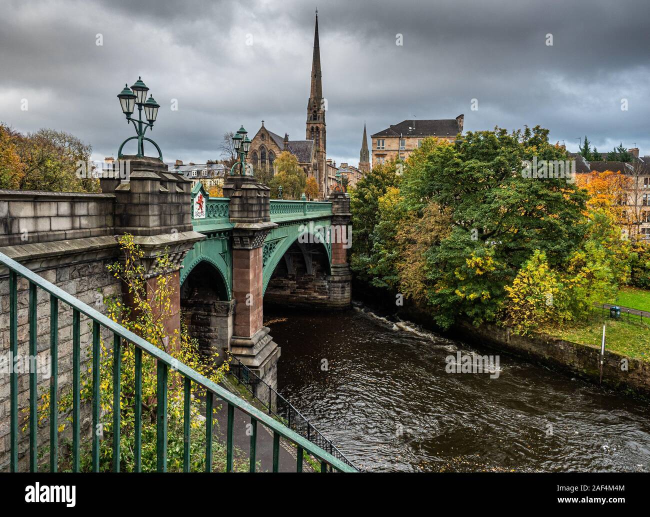Kelvin Bridge and the Lansdowne Parish Church on Great Western Road ...