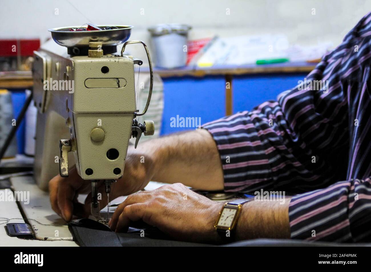 old sewing machine and tailor Stock Photo - Alamy