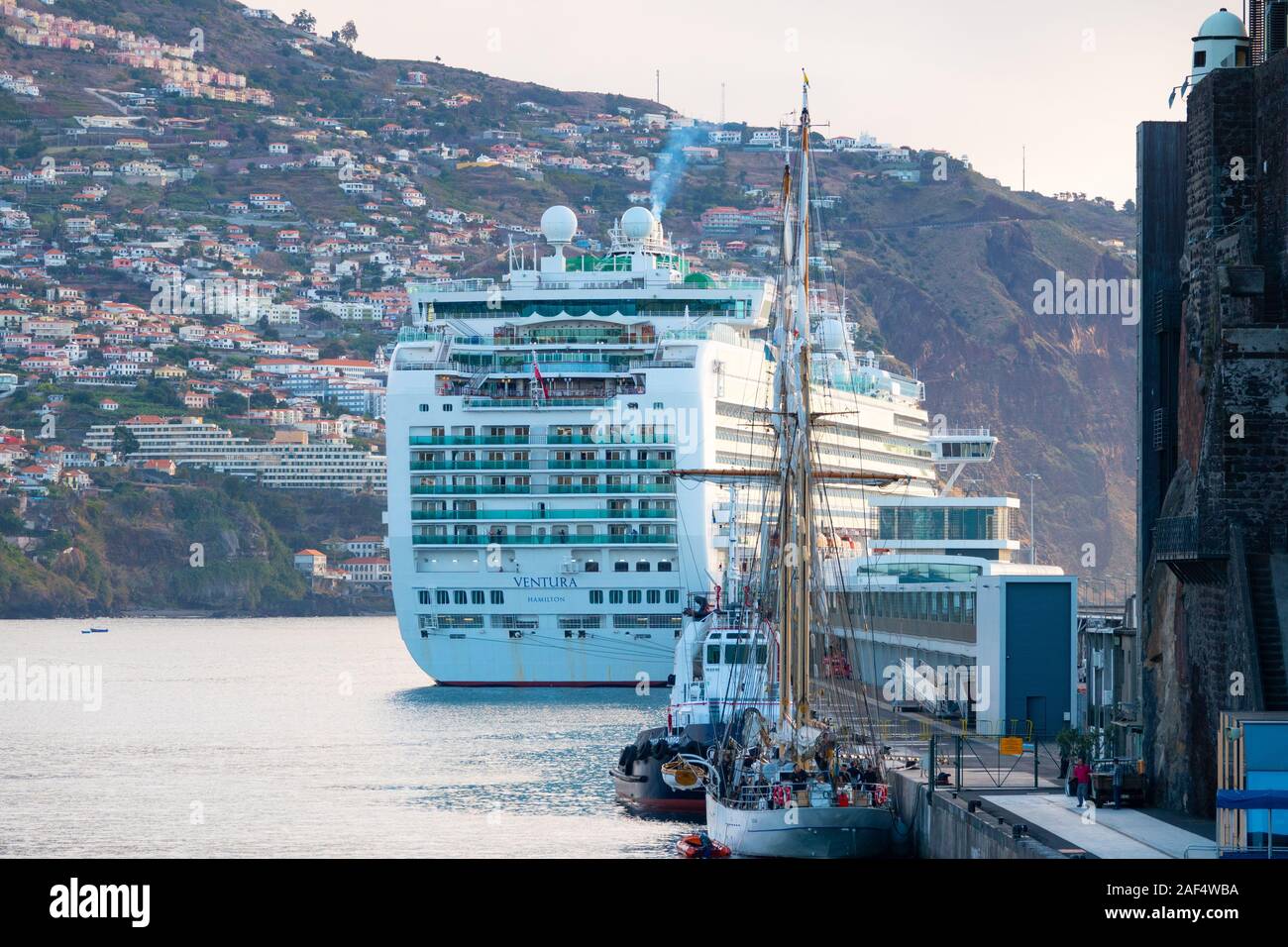 Madeira funchal cruise ship port hi-res stock photography and images ...