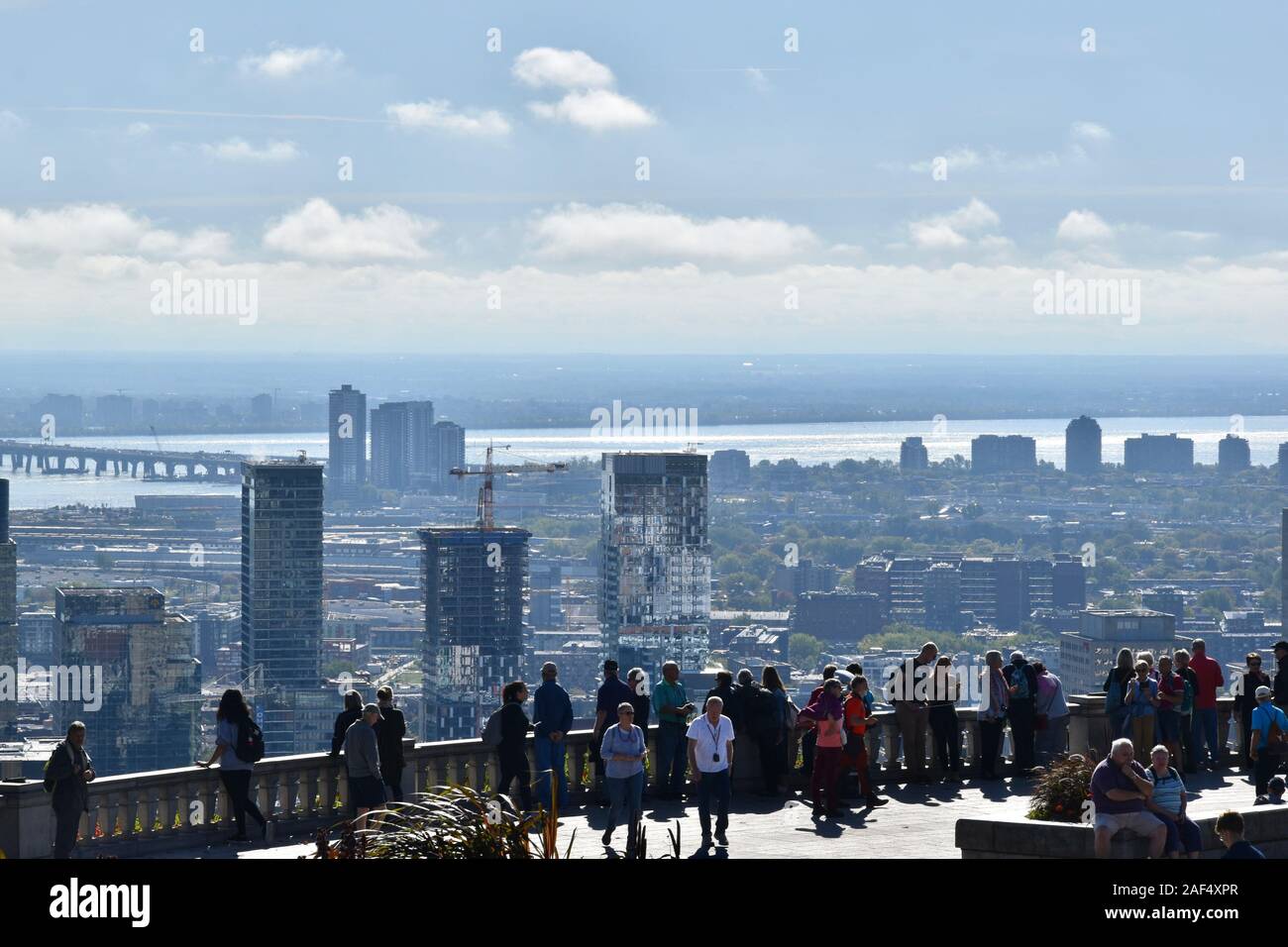 The view of downtown Montreal as seen from atop Mont Royal // La vue du ...