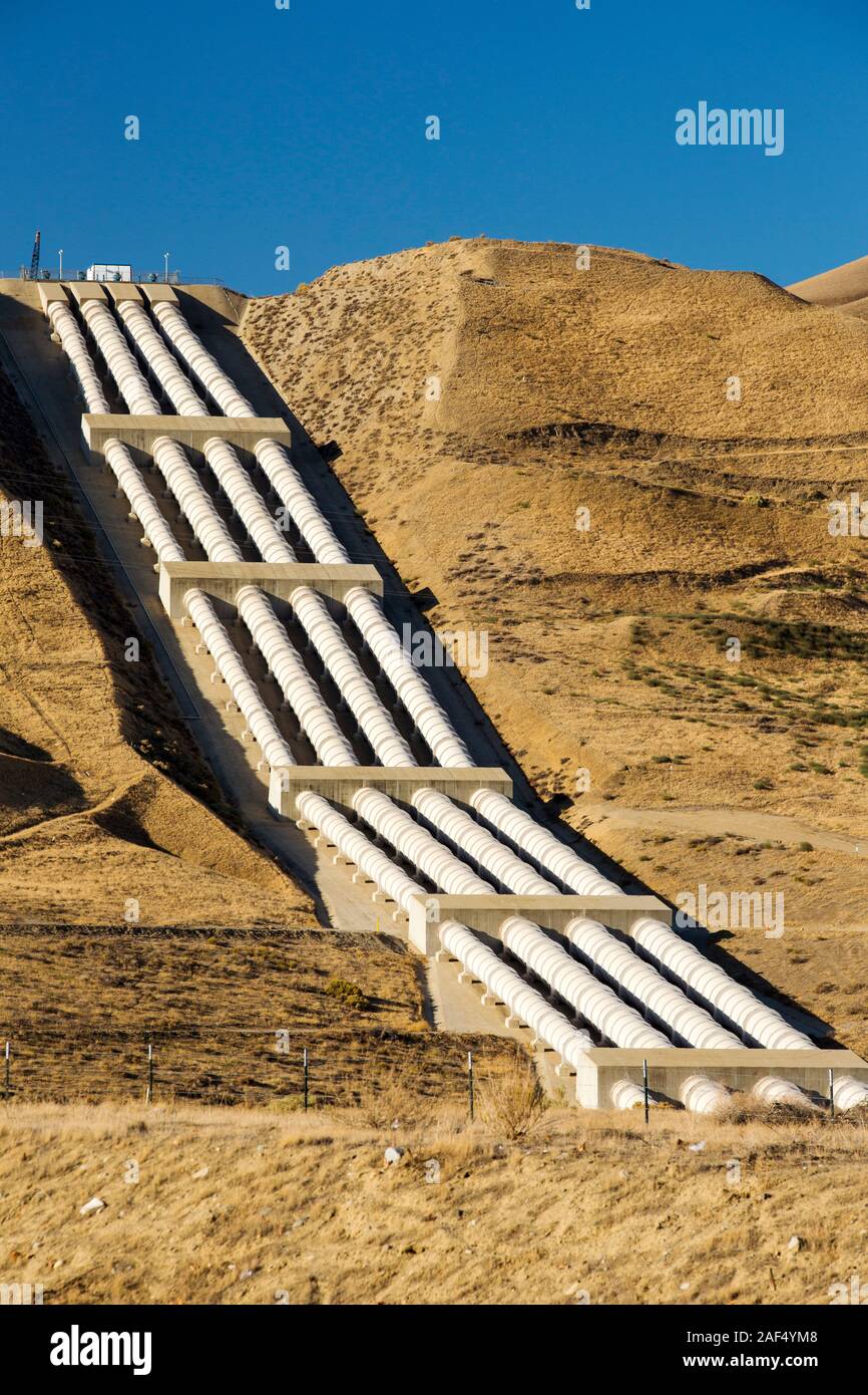 Uphill canal hi-res stock photography and images - Alamy