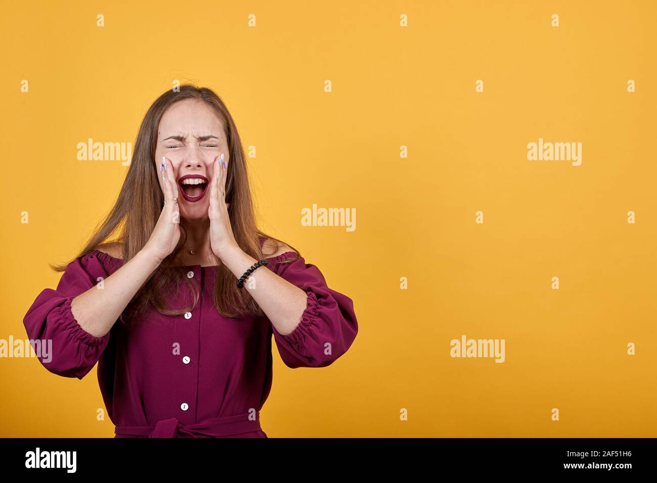 Open mouth lips scream hi-res stock photography and images - Alamy