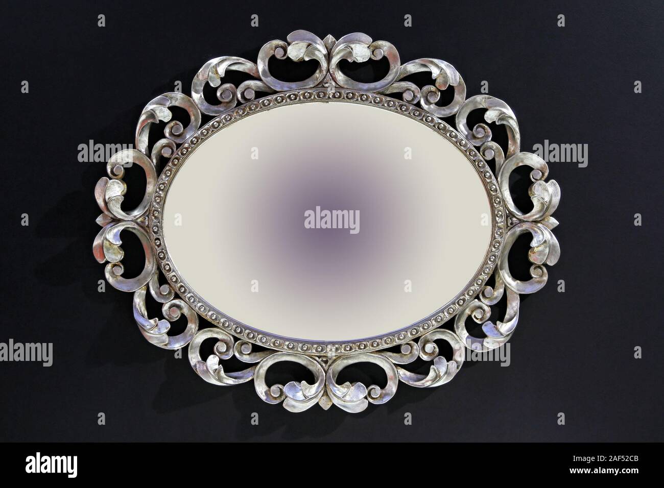 Retro style silver frame in oval shape Stock Photo - Alamy