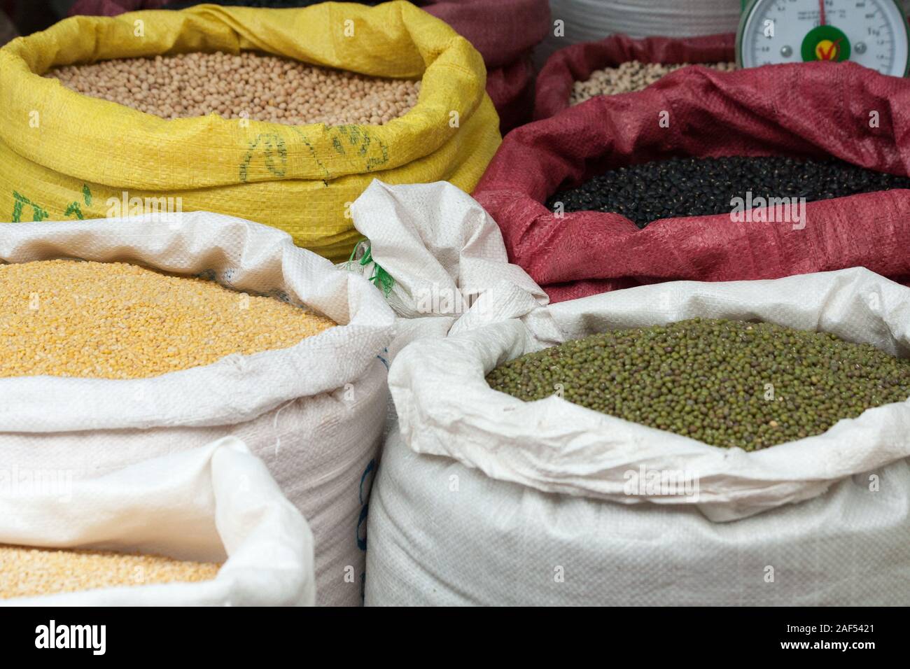 Pulses beans hi-res stock photography and images - Alamy
