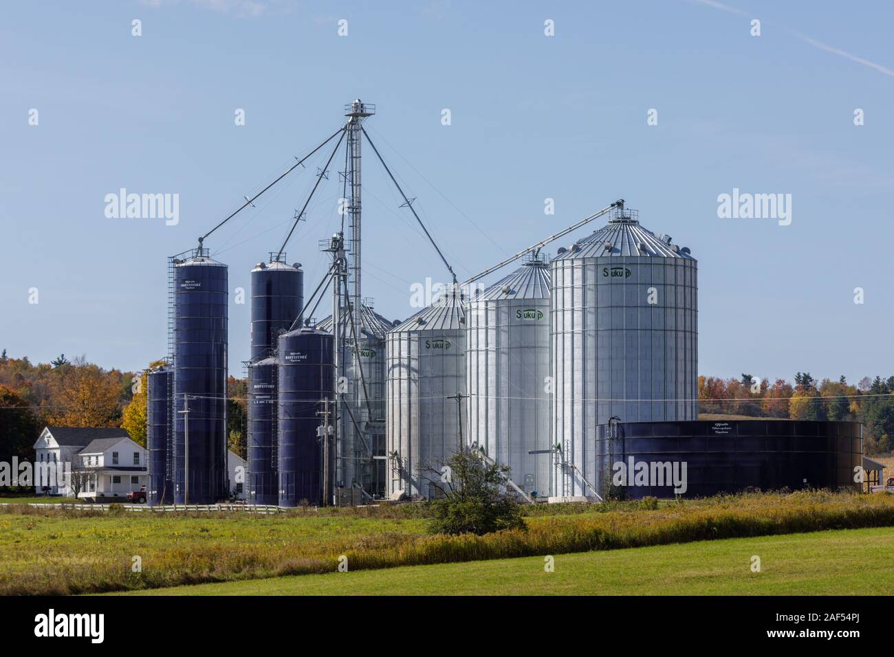 Food storage silo hi-res stock photography and images - Alamy