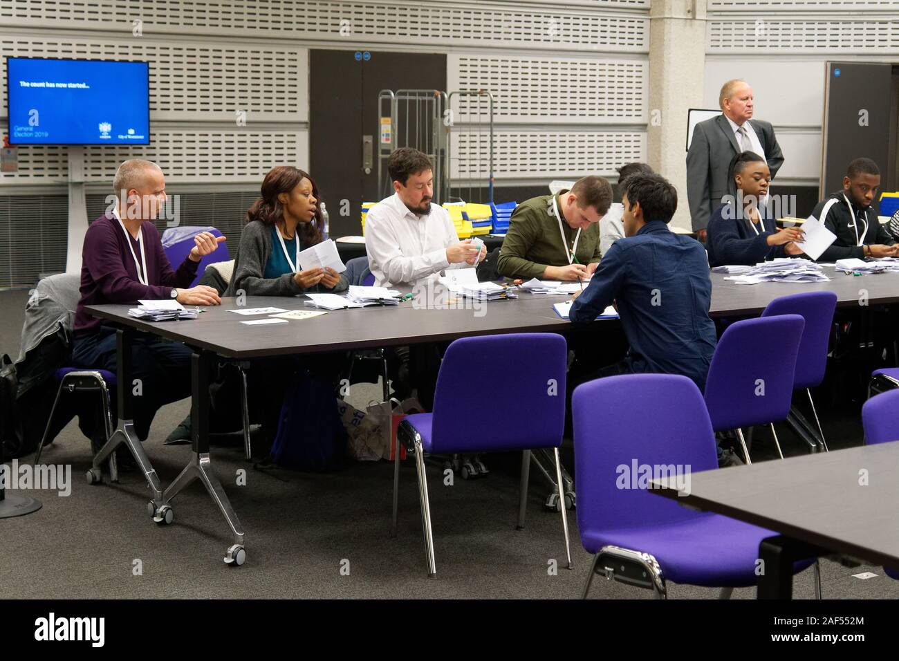 Qe ii conference centre london hi-res stock photography and images - Alamy