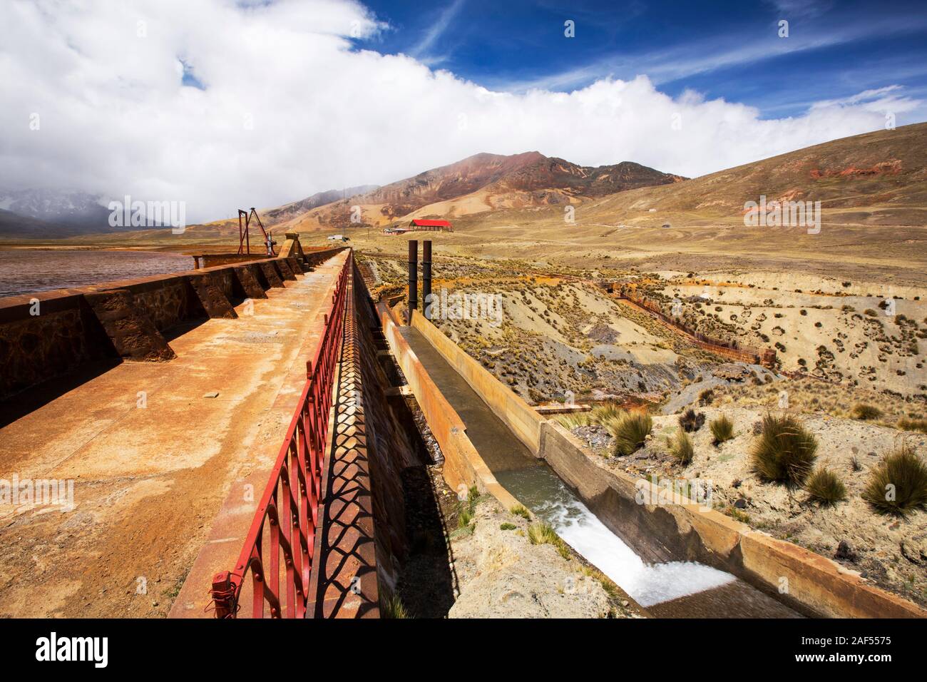 Laguna dam hi-res stock photography and images - Alamy