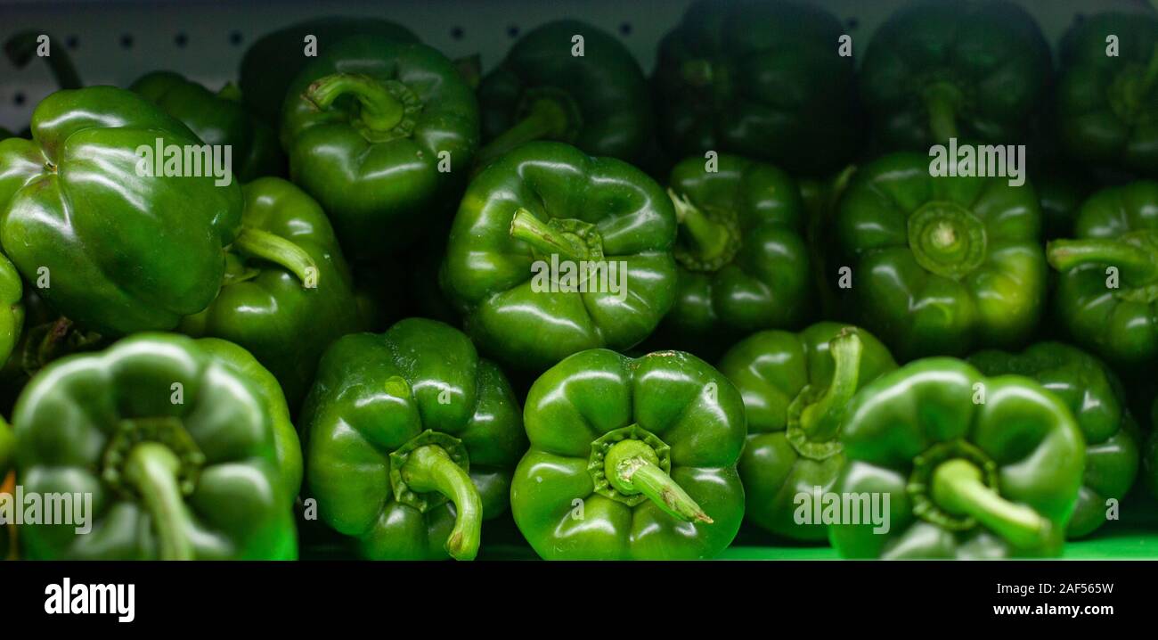 Bell Shaped Peppers Stock Photos & Bell Shaped Peppers Stock Images - Alamy