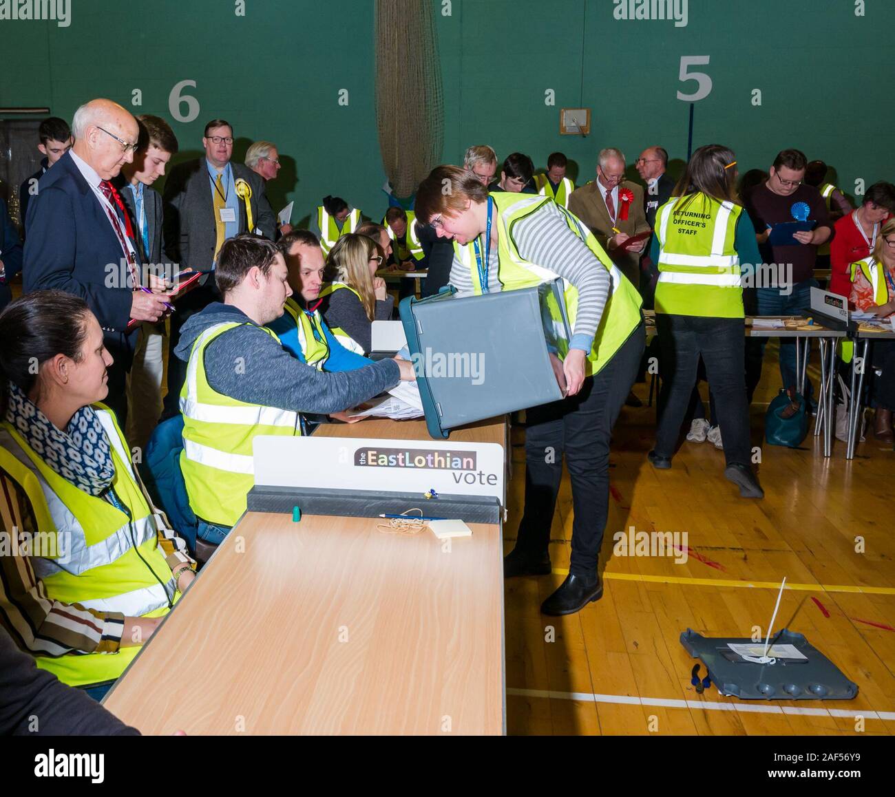 Election staff count ballot boxes hi-res stock photography and images ...