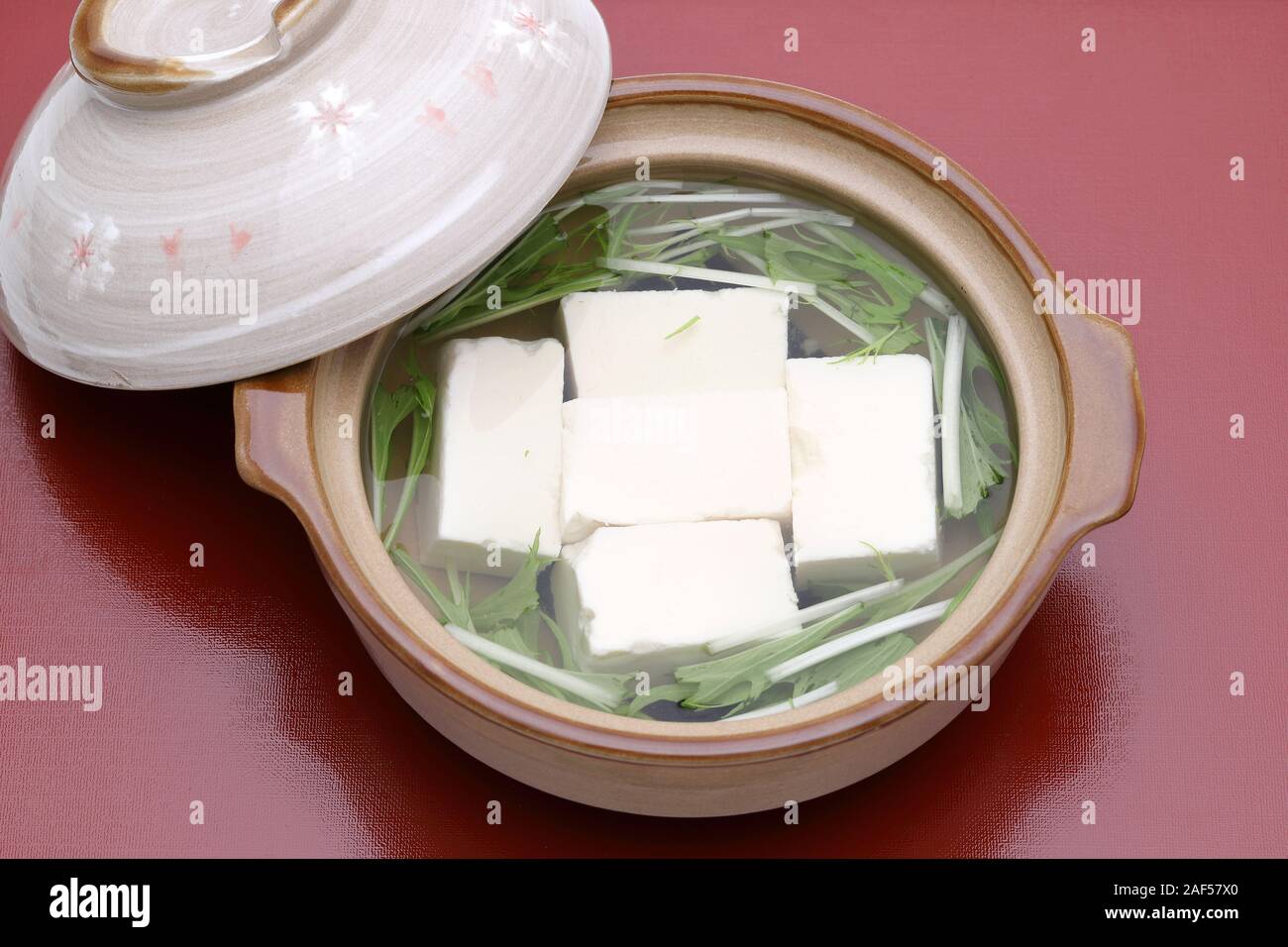 Yudofu japan hi-res stock photography and images - Alamy