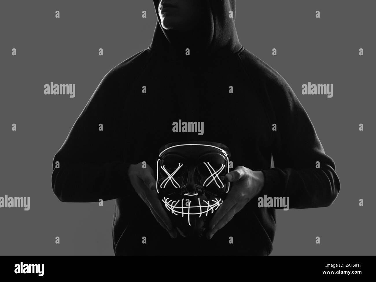 Faceless portrait Black and White Stock Photos & Images - Alamy