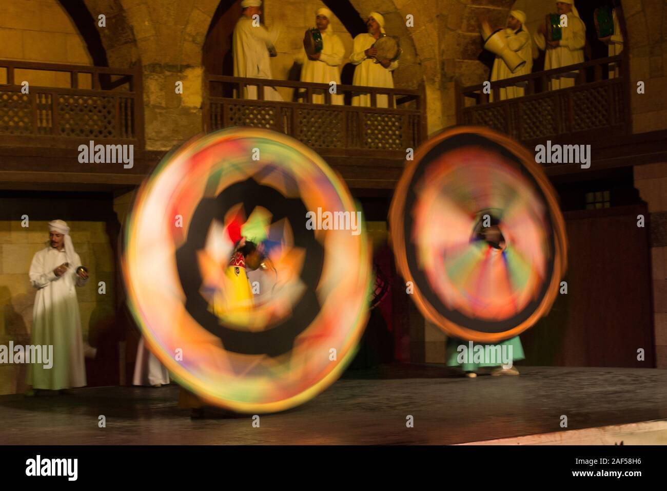 Traditional spinning hi-res stock photography and images - Alamy