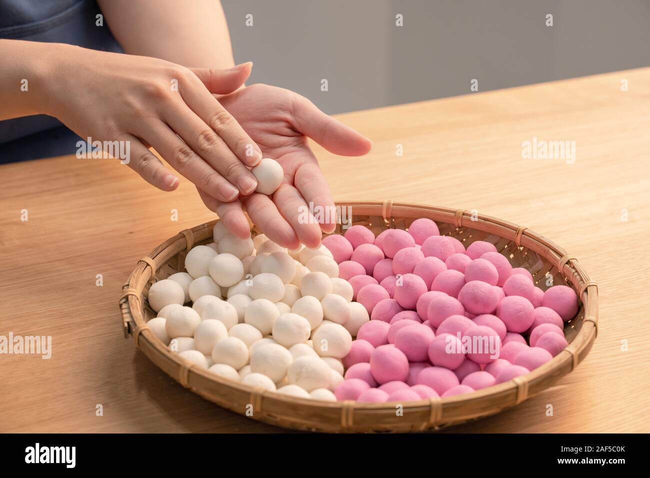 Making Tang Yuan