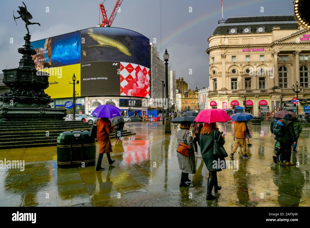 Rainy wet day, Piccadilly Circus, London, England, UK Stock Photo - Alamy