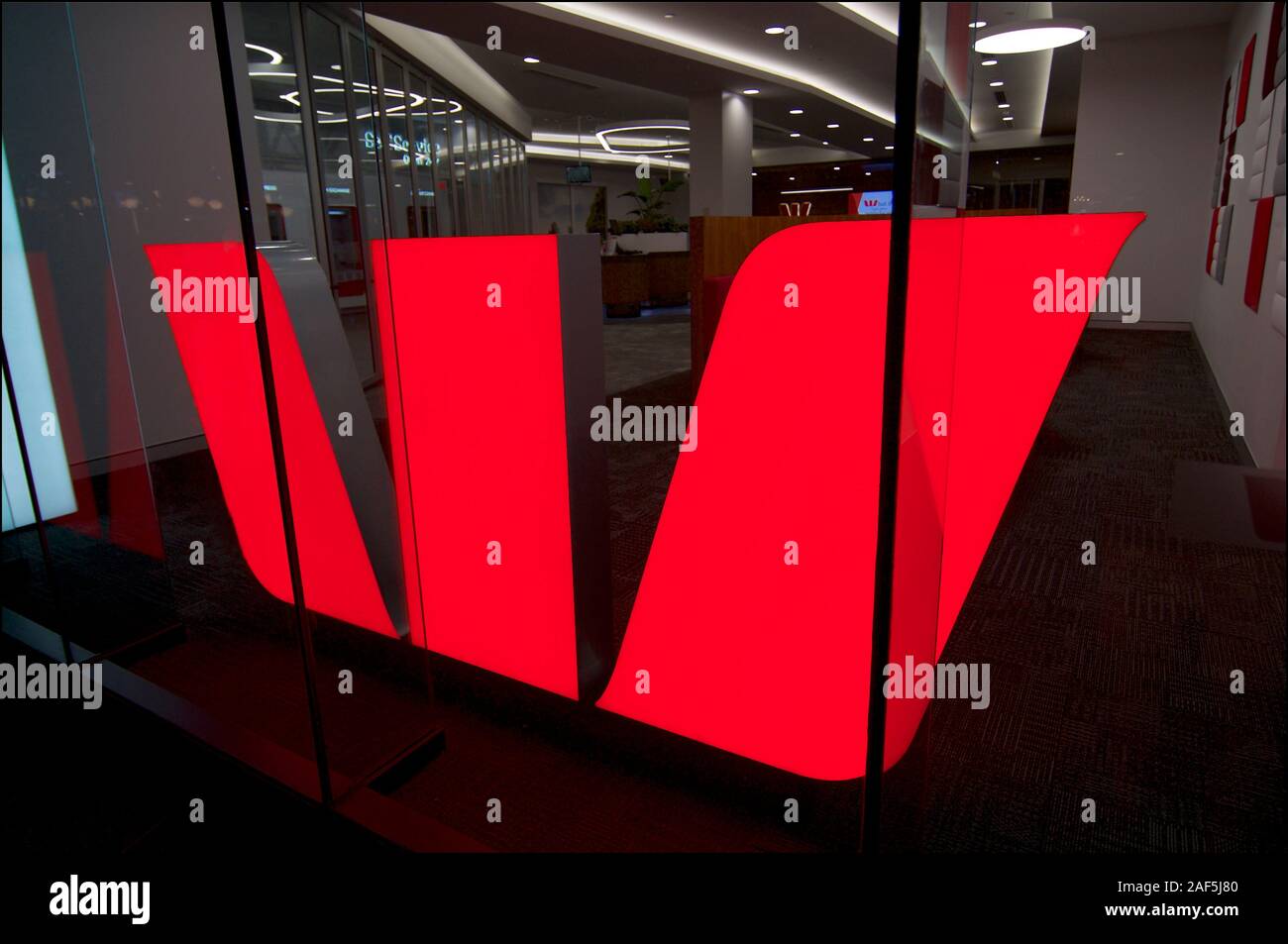 Westpac logo hi-res stock photography and images - Alamy